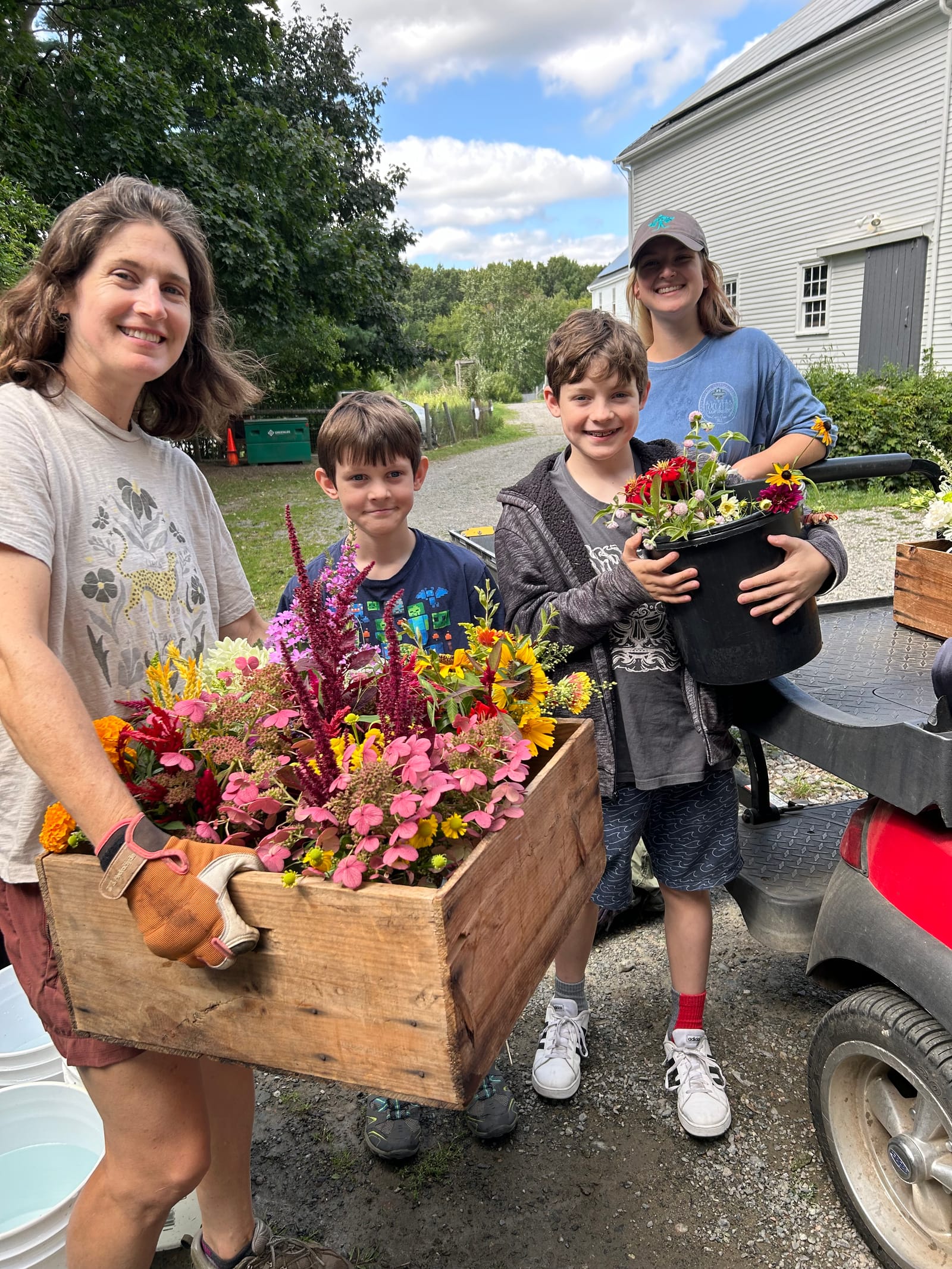 Helpers Among Us — ‘Flower Ladies’ create beautiful arrangements at ...